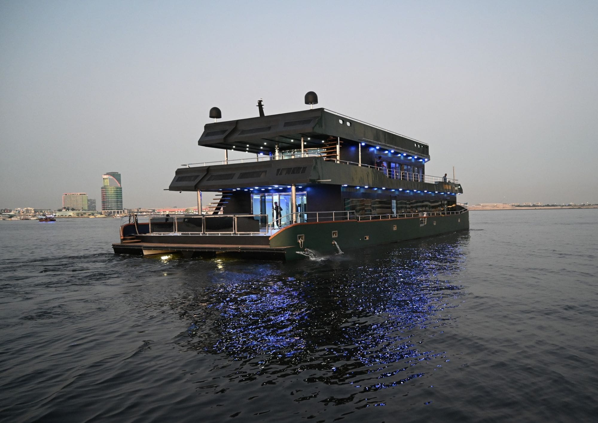Royal Rave - 140 Ft. - Book That Boat - Yacht Rental Dubai